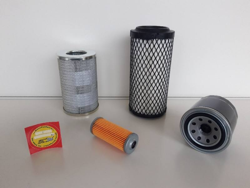 Filter Set für die große Wartung am Komatsu PC 16 RHS